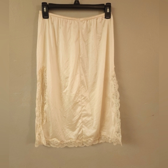 Vintage | Skirts | Vintage Ivory Lace Trim Slip Skirt By Mel Ling ...